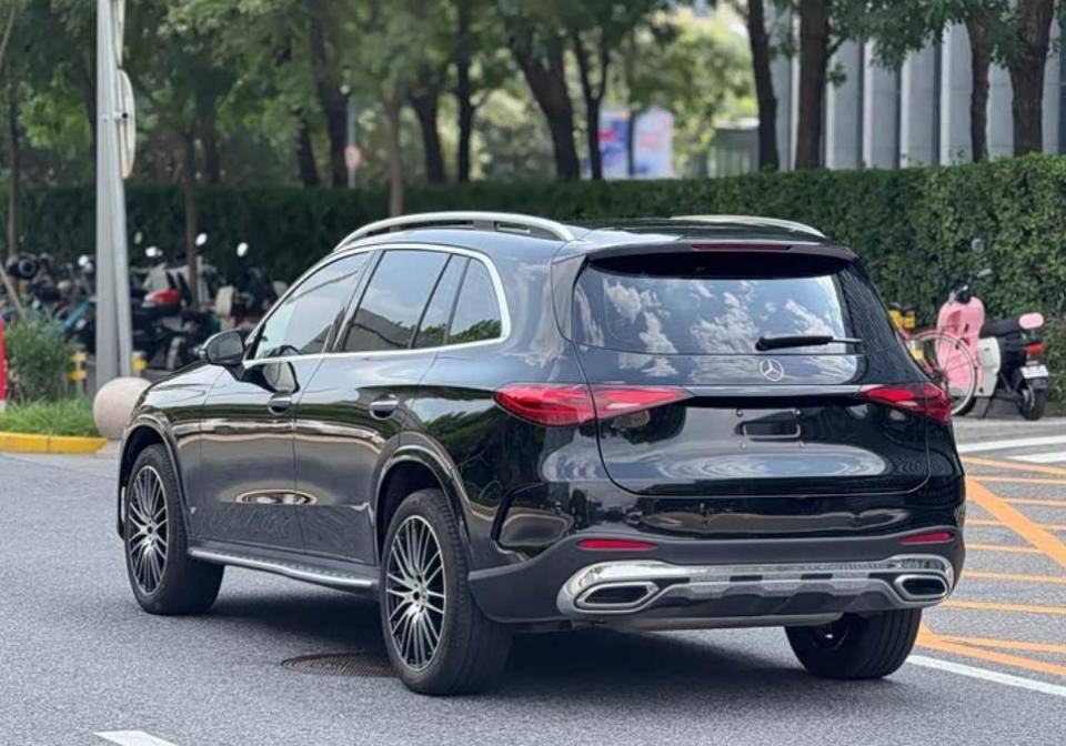 奔驰GLC价格“跳水”，降幅达11万，全系四驱带七座，性价比很高_搜狐汽车_搜狐网