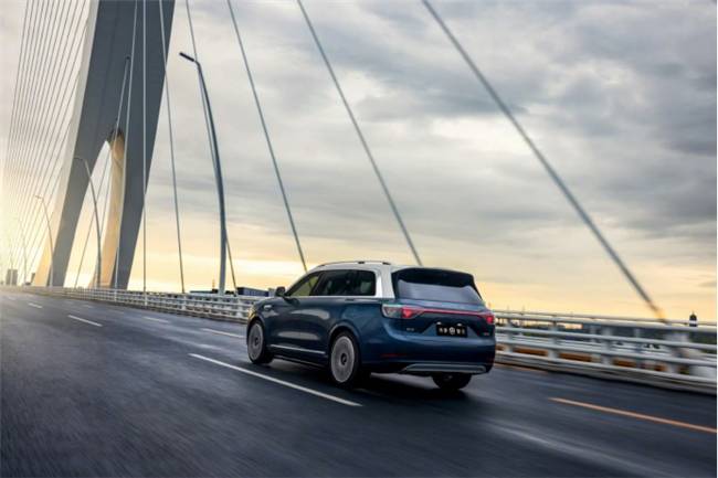 老车主福音！问界M9限时升级ADS小蓝灯，安全与科技双重进化_搜狐汽车_搜狐网