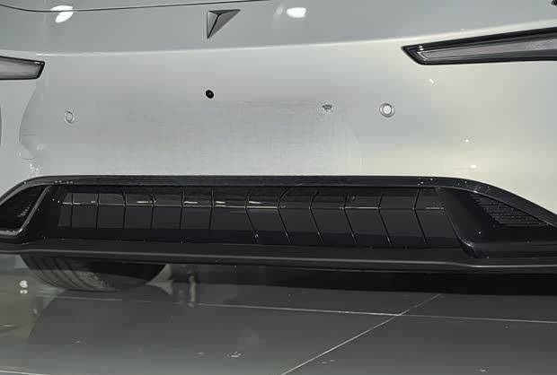 深蓝L06到店实拍，预售13.99万起11月18日上市_搜狐汽车_搜狐网