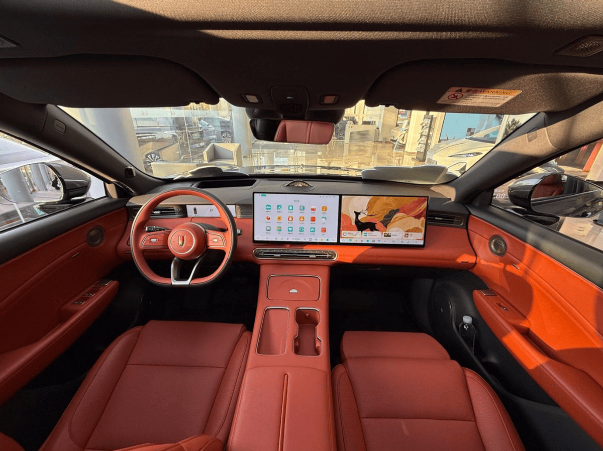 更贴心的诚意进阶，红旗HS6 PHEV智能随行_搜狐汽车_搜狐网