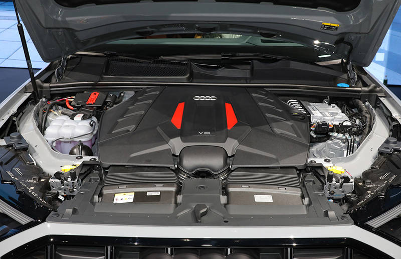 售价116.98万元/限量300辆 奥迪SQ7暗夜骑士版正式上市_搜狐汽车_搜狐网