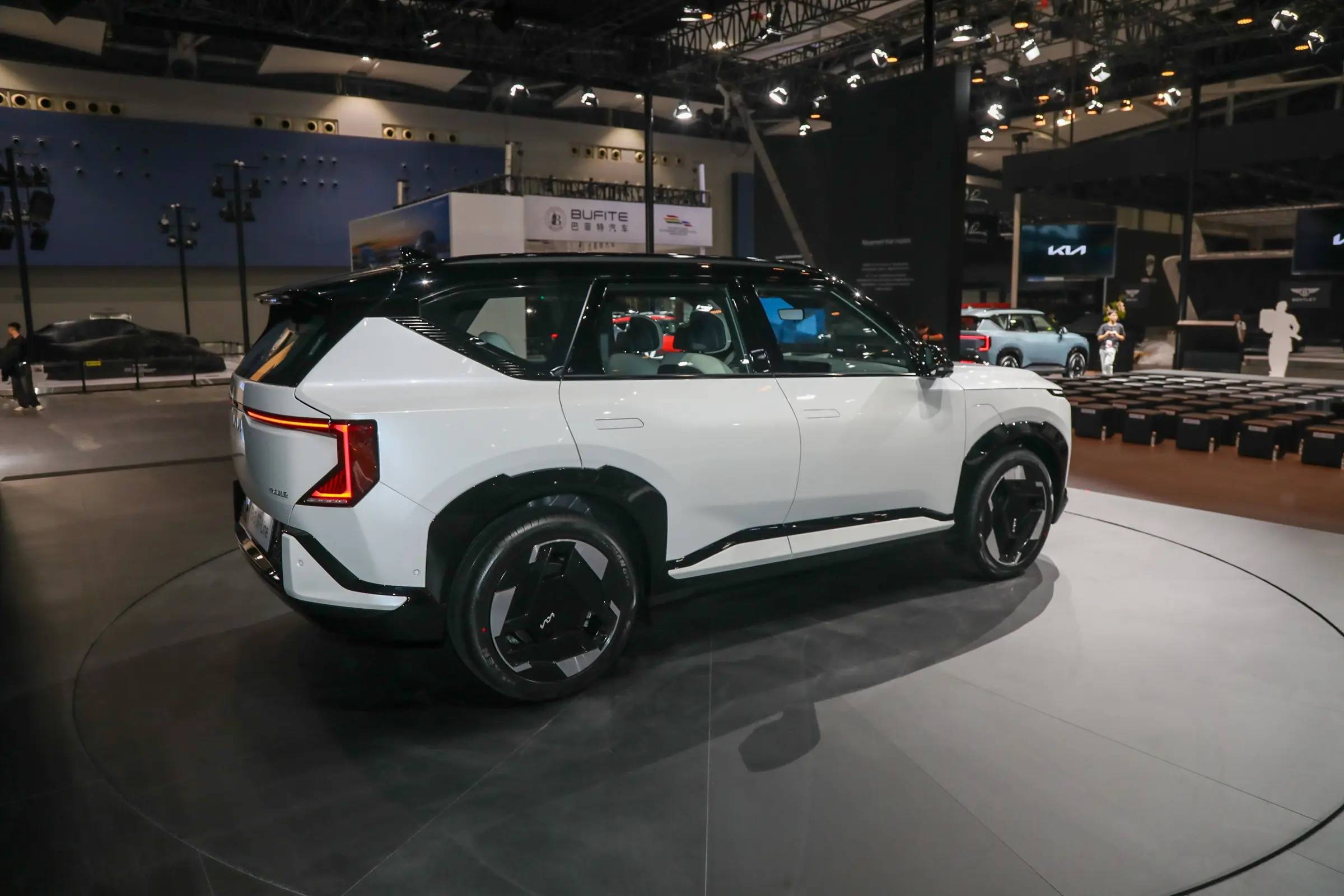 720版购买门槛降低/用料升级，2025款起亚EV5上市，售14.98万元起_搜狐汽车_搜狐网