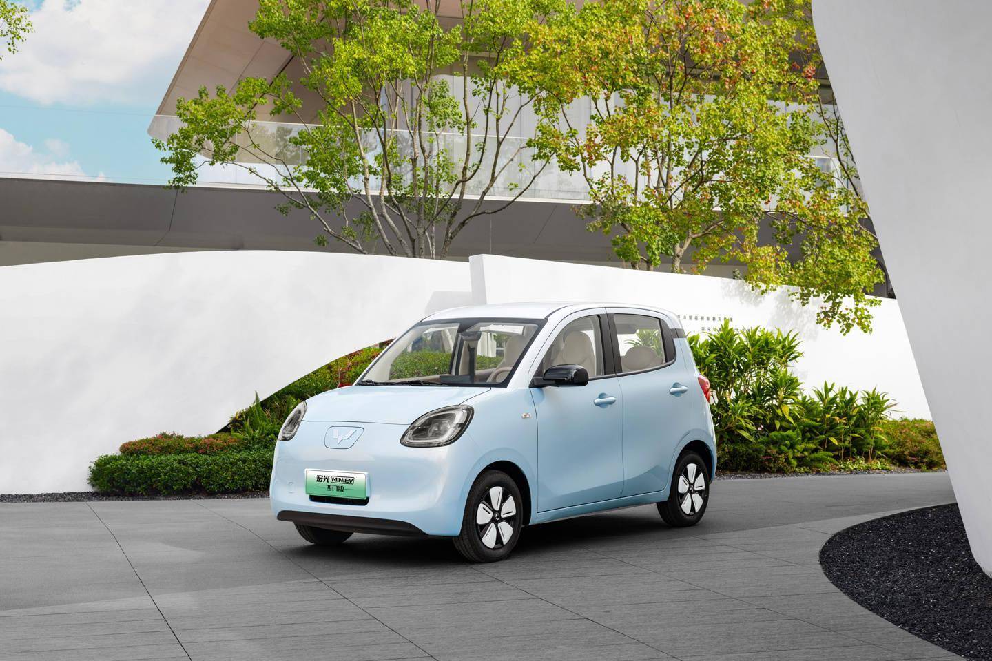 五菱宏光MINIEV四门版亮相，天舆S平台打造，续航205公里萌态可掬！_搜狐汽车_搜狐网