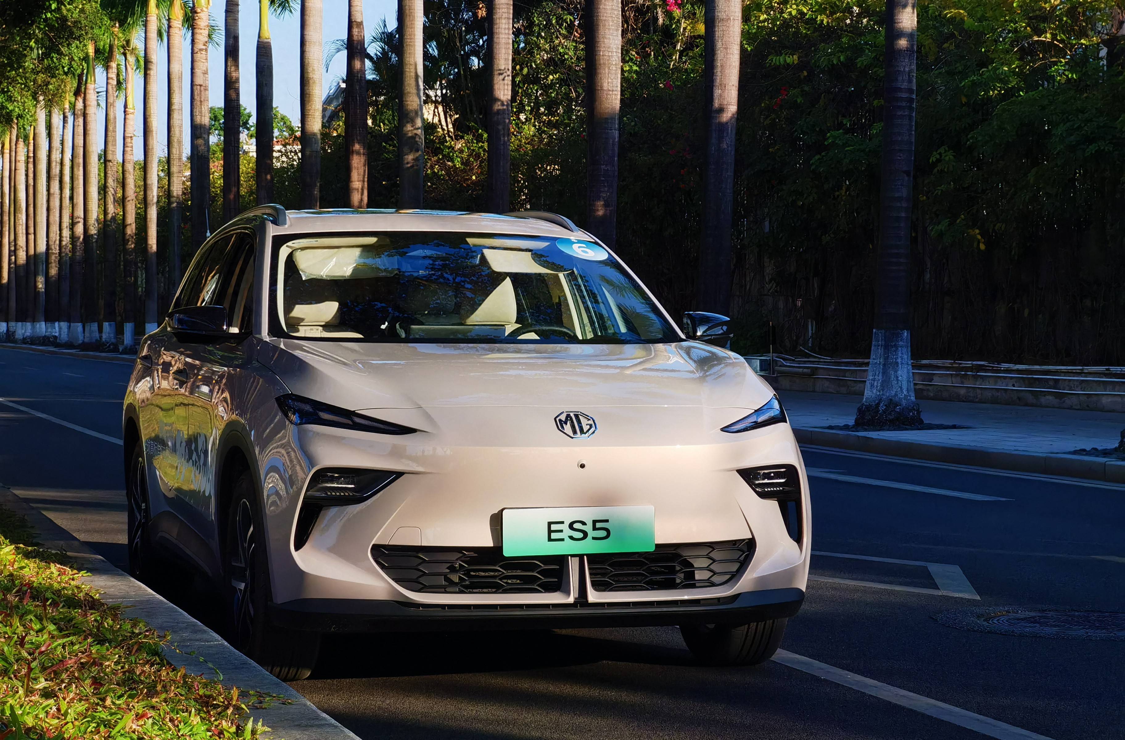 MG ES5试驾体验：好开、空间大，真的不晕车吗？_搜狐汽车_搜狐网