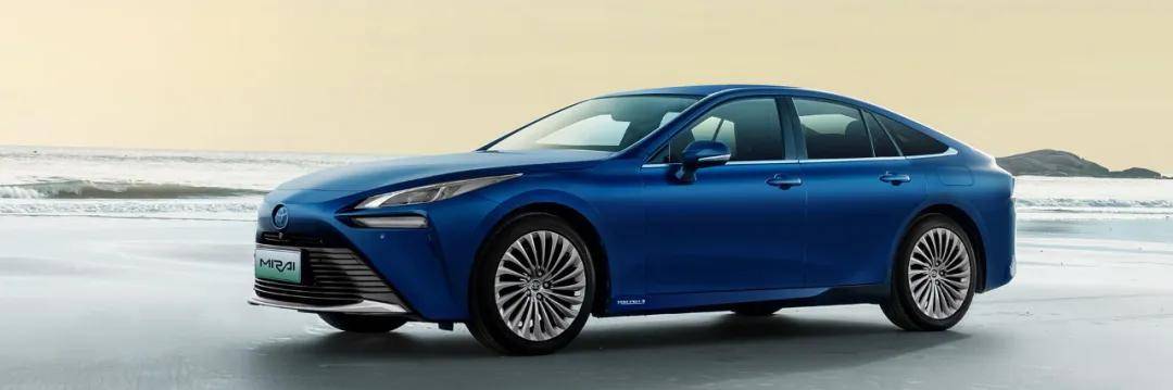 氢能源新星！丰田Mirai：3分钟加氢续航800公里，试驾体验如何？_搜狐汽车_搜狐网