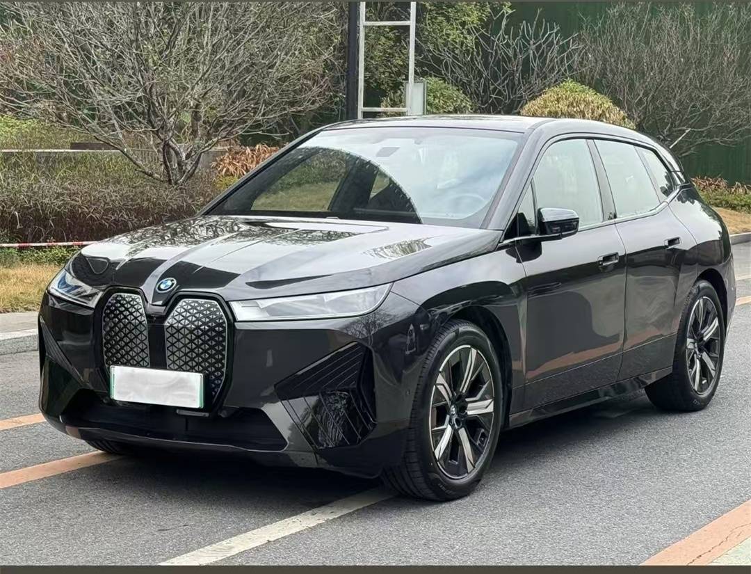 宝马 iX 借助 AIRBFT 可调狗骨，低成本打造个性车身风格_搜狐汽车_搜狐网