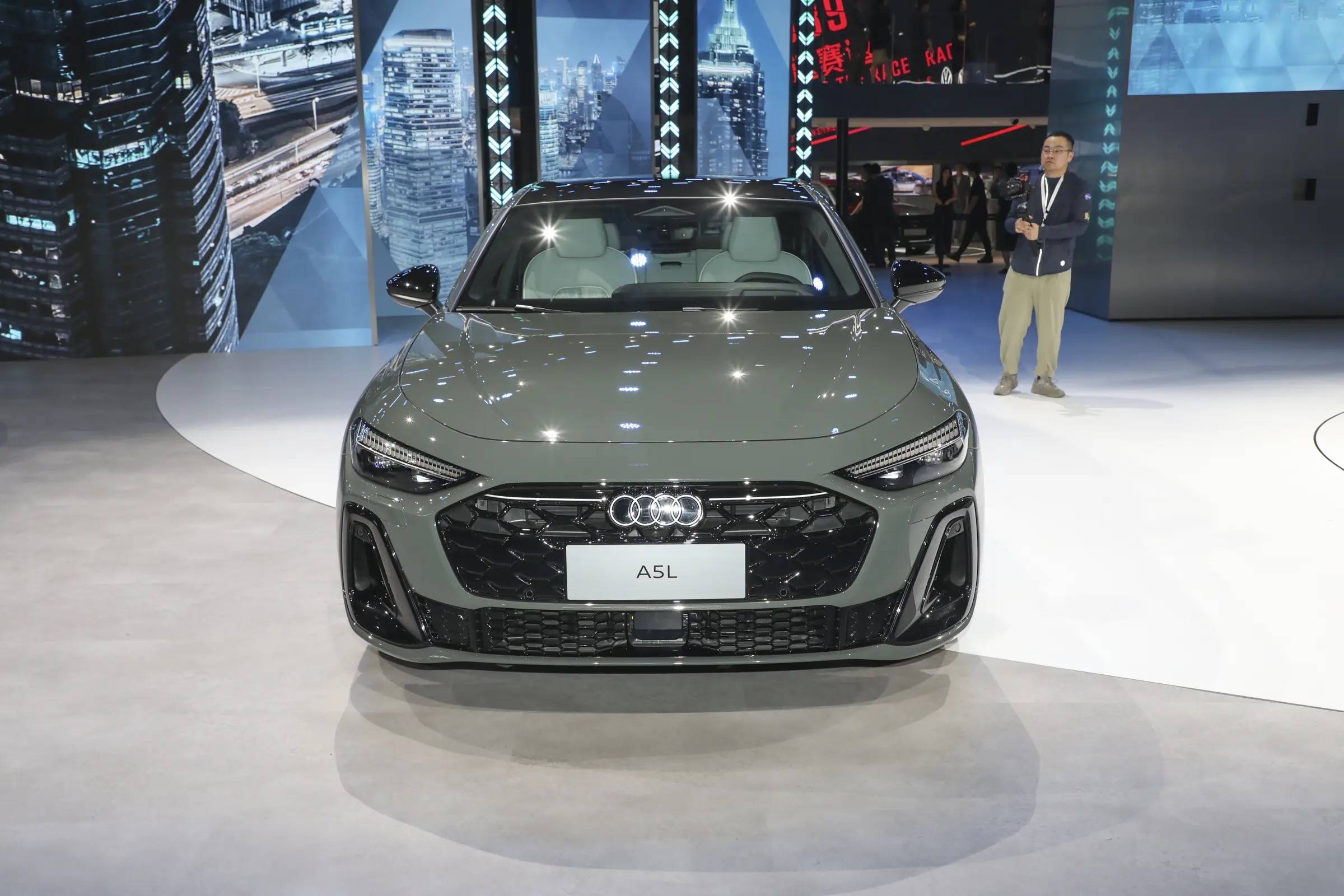 先享礼遇价25.68万元起！一汽奥迪A5L预售价公布，竞争宝马3系_搜狐汽车_搜狐网