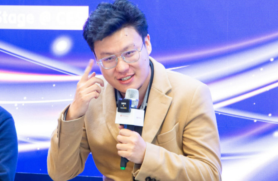 Brix Labs创始人兼CEO杨戍纬：AI可取代传统HR功能，传统效能部门将逐渐过渡 | CES 2024_SaaS_媒体_公司