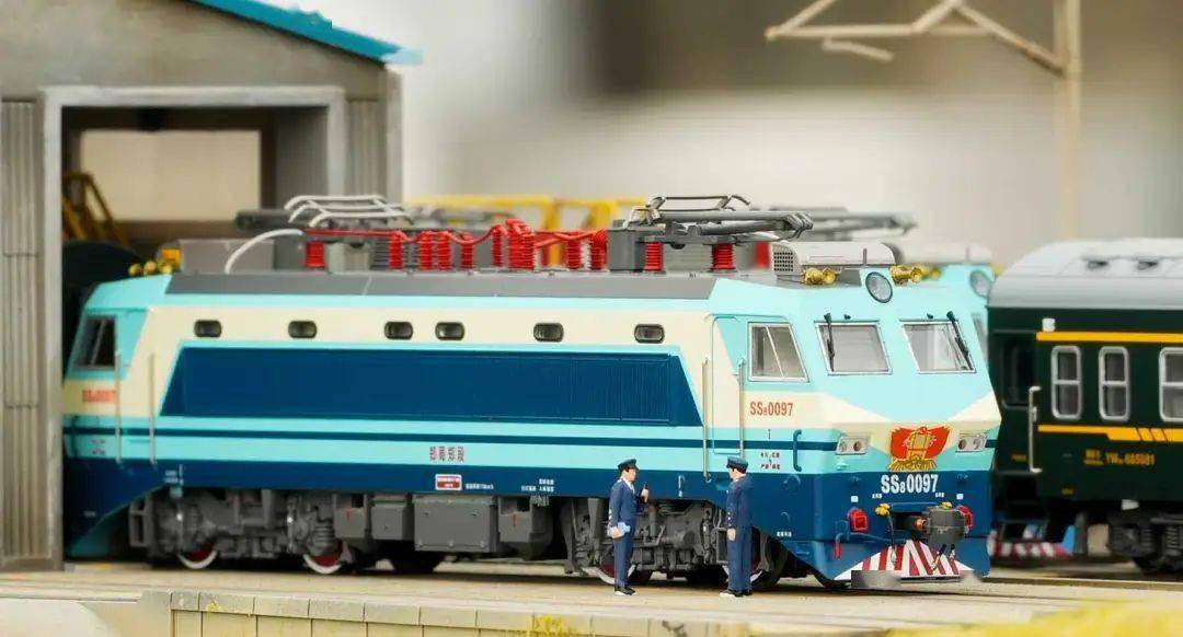 中车文创与长鸣联合开发的首款火车模型SS8上线，被抢购一空_搜狐汽车_搜狐网