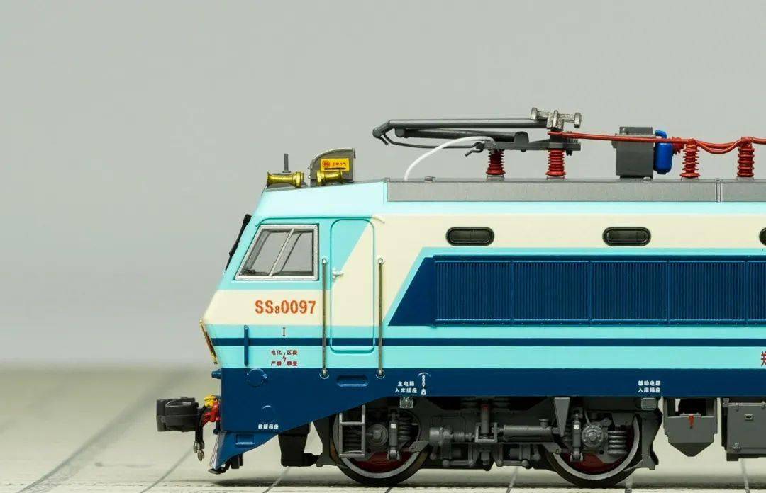 中车文创与长鸣联合开发的首款火车模型SS8上线，被抢购一空_搜狐汽车_搜狐网