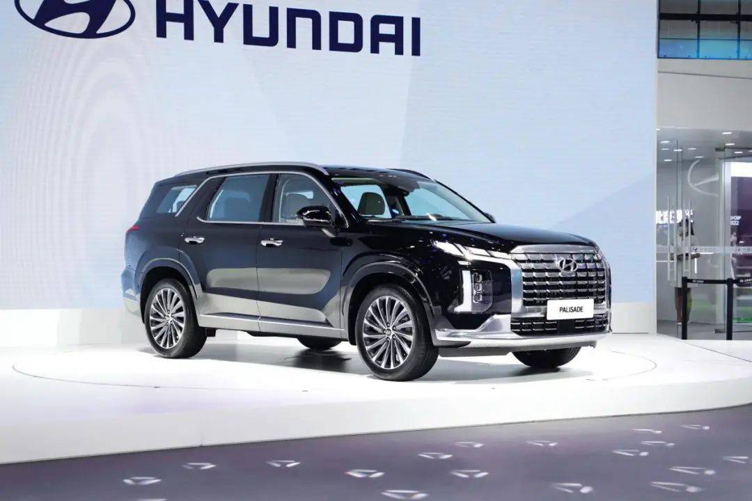 4驱、5米、6缸、7座、8AT，30万中大型SUV，不如来看TA！_搜狐汽车_搜狐网