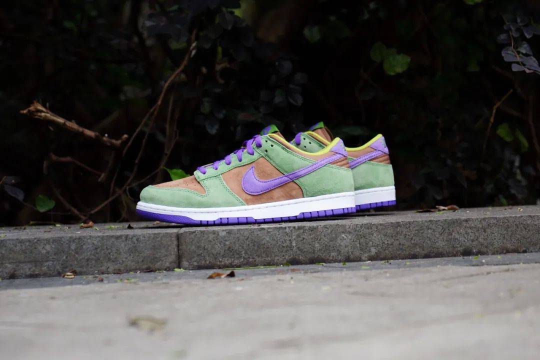 Nike Dunk Low SP “Veneer”｜SOAR 限量发售_绿色_紫色_顾客