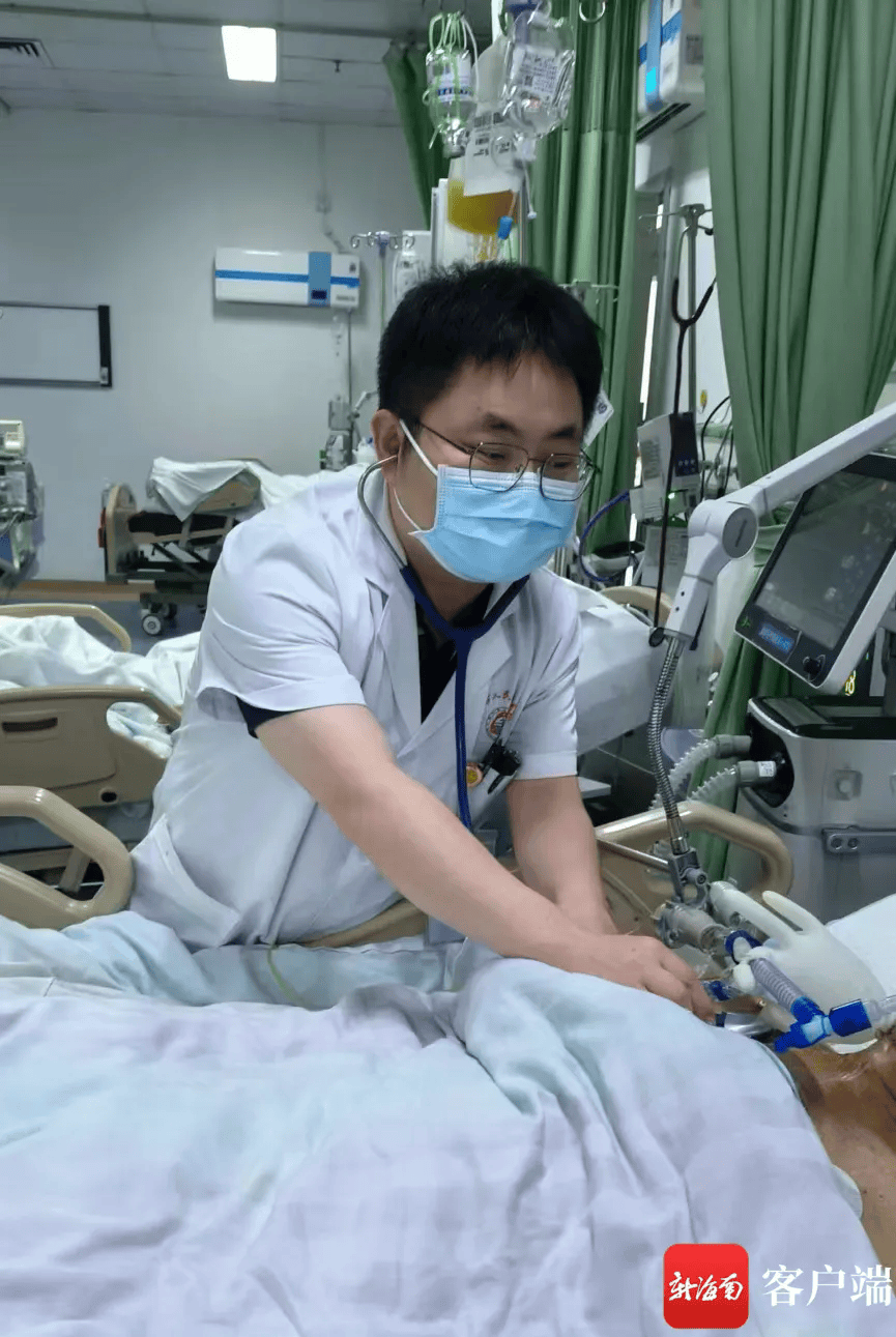 男子雨天蹚水后住进ICU，发烧、小腿痛......医生：致死率高达70%_螺旋体_症状_污水