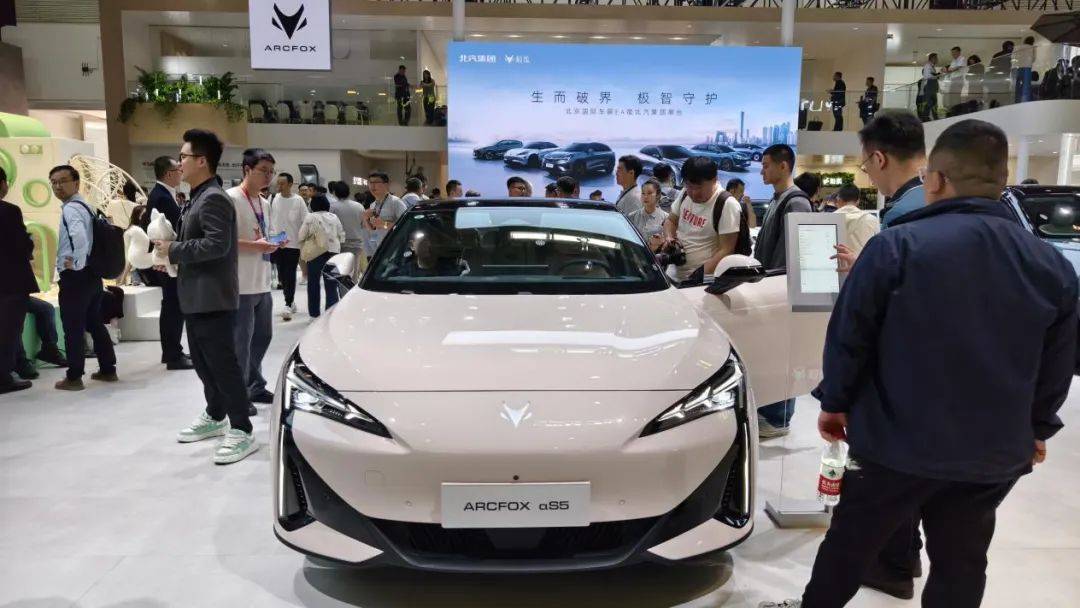 全域800V，续航超700km！这中型车居然把价格打下20万_阿尔法_市场_旗舰