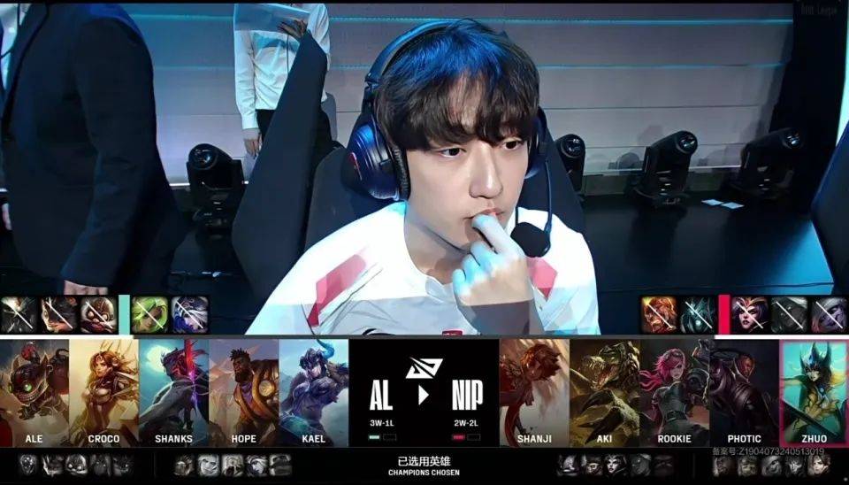 LPL四大中单崩盘，Rookie也逃不掉！小虎彻底堕落，新时代已到来_比赛_Scout_世界