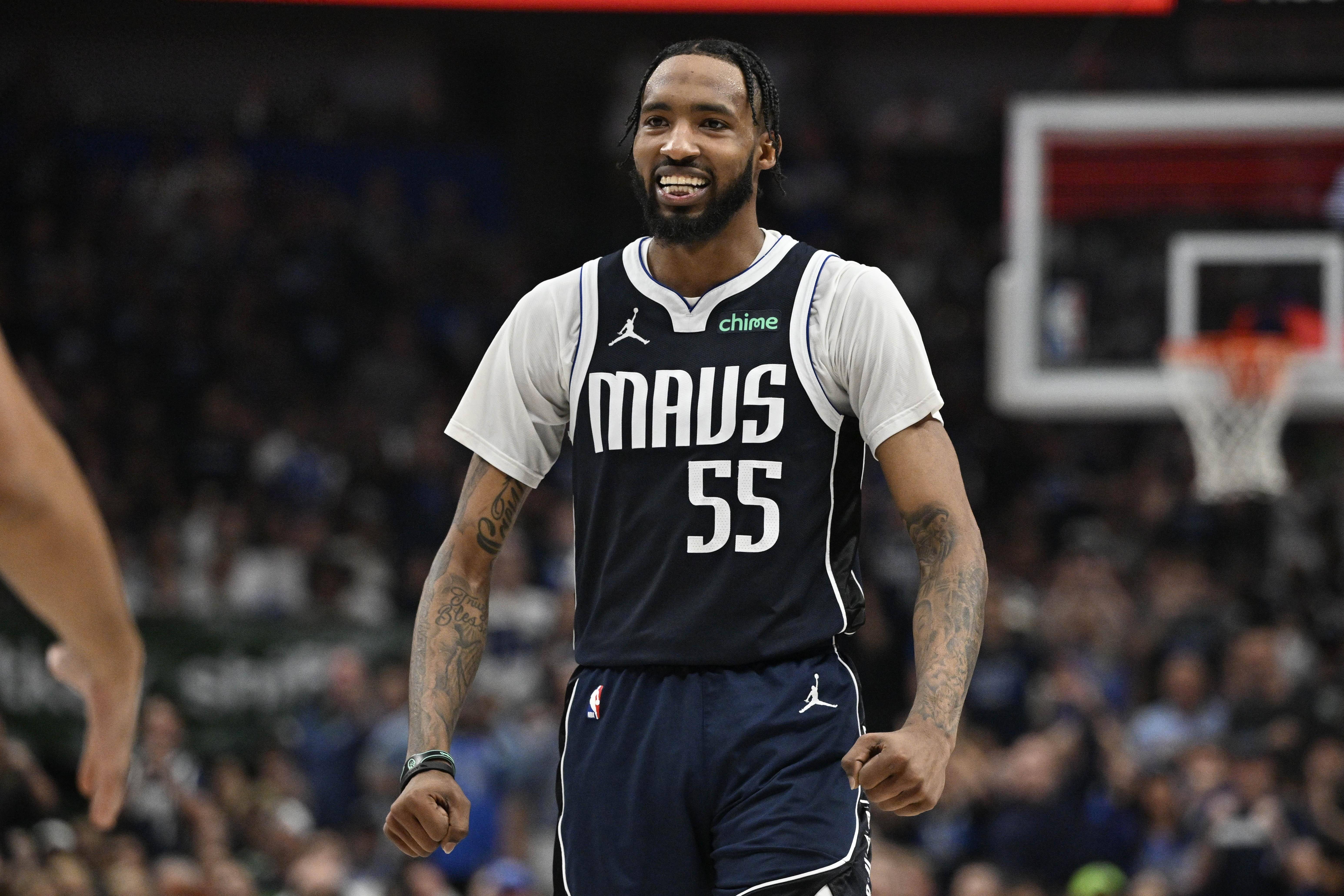 Stein：独行侠此前为琼斯提供3年2700万 后者选择3年3000万去快船_德里克_马绍尔_贡献