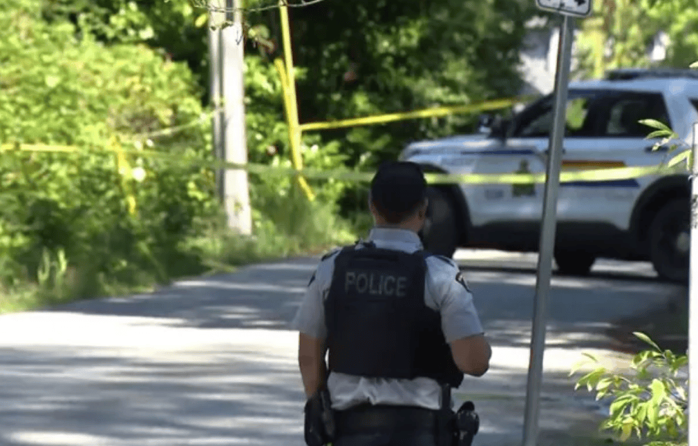 大温17岁华裔少年凌晨被发现死亡：死因可疑，警方急寻线索！_赵文彦_调查_时间