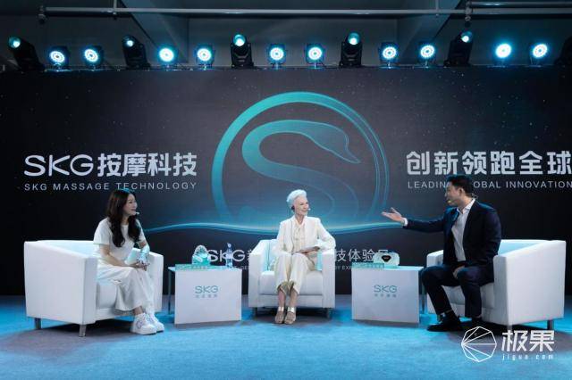 马斯克妈妈到访SKG制造基地，点赞新一代按摩科技_产品_测试_用户