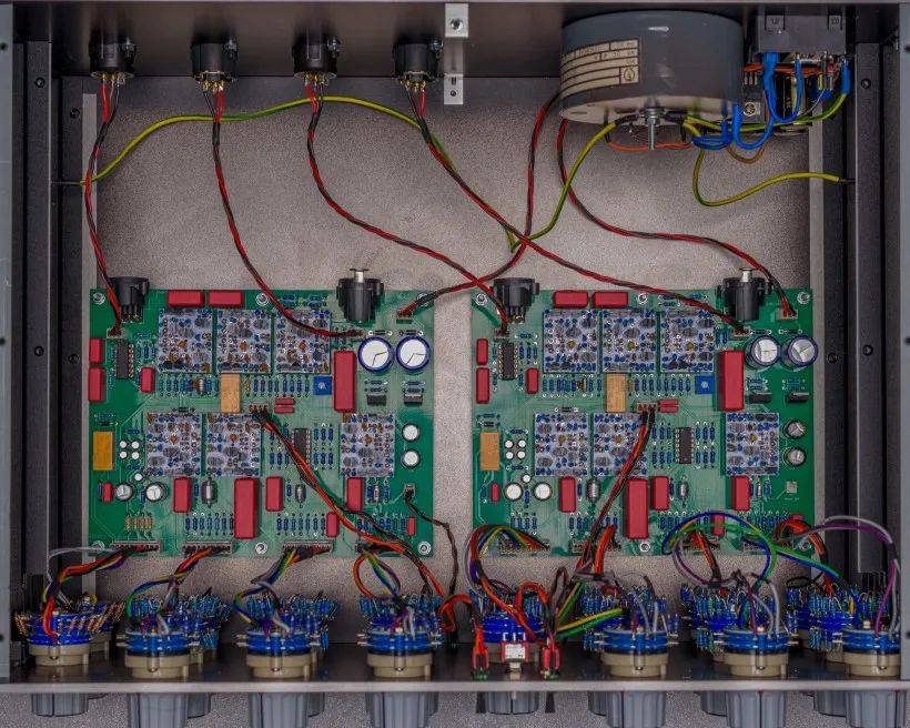 Stam Audio 发布复刻自 Sontec MES-432 的立体声均衡器 SA-432_运算_放大器_参量