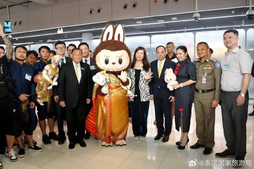 介绍下，她才是东南亚顶流女明星_Labubu_玛特_cr