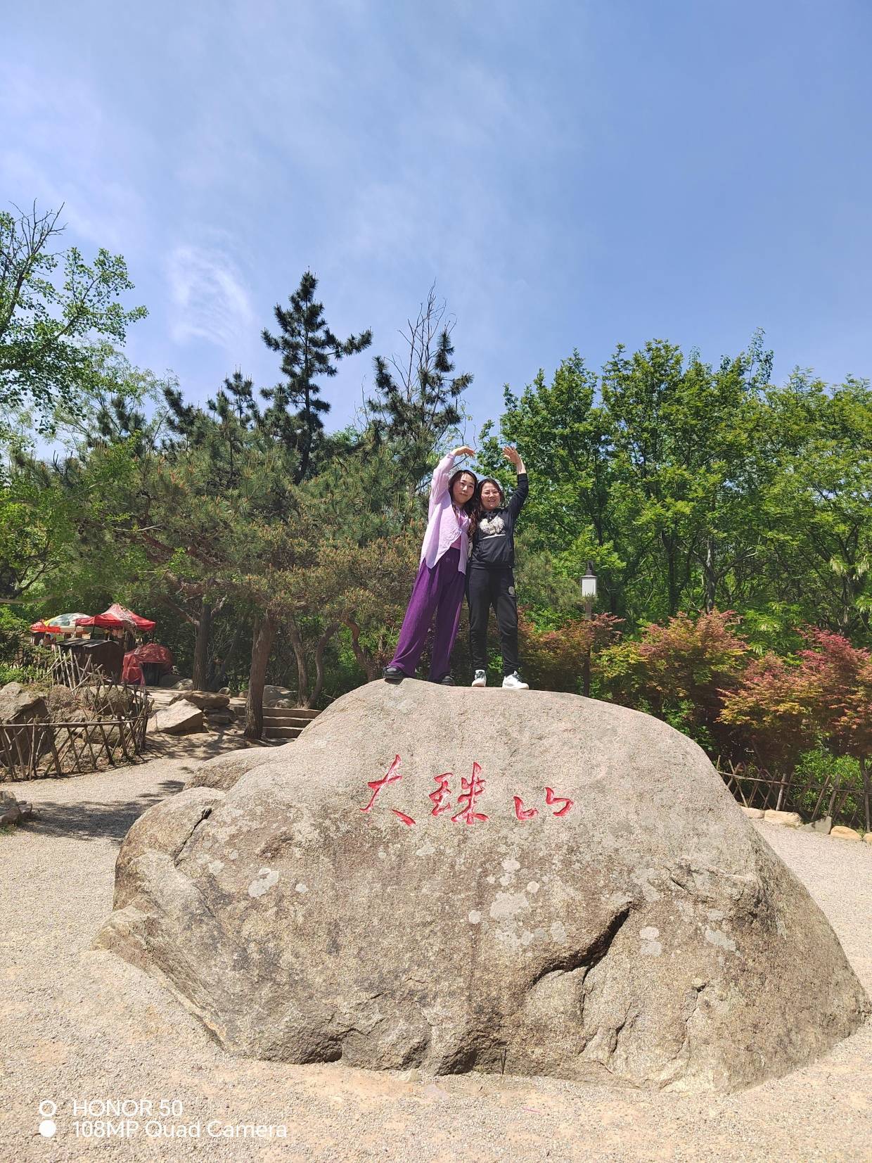 联想在MWC 2025推出最新Yoga 7 2合1笔记本电脑_Ryzen_生活_显示屏