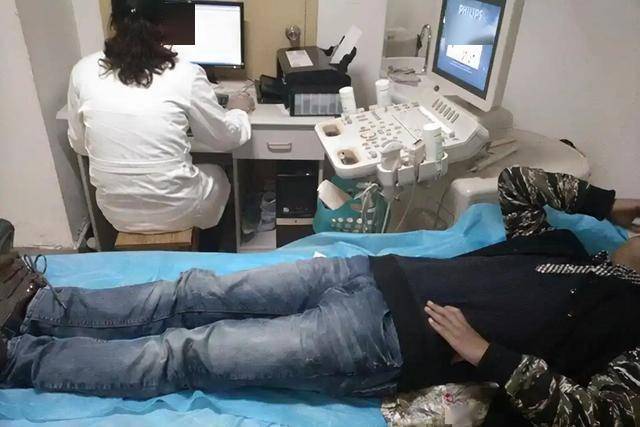 总有人以为少量饮酒无碍健康,实则不然,研究证实喝一滴酒都有害酒精身体细胞