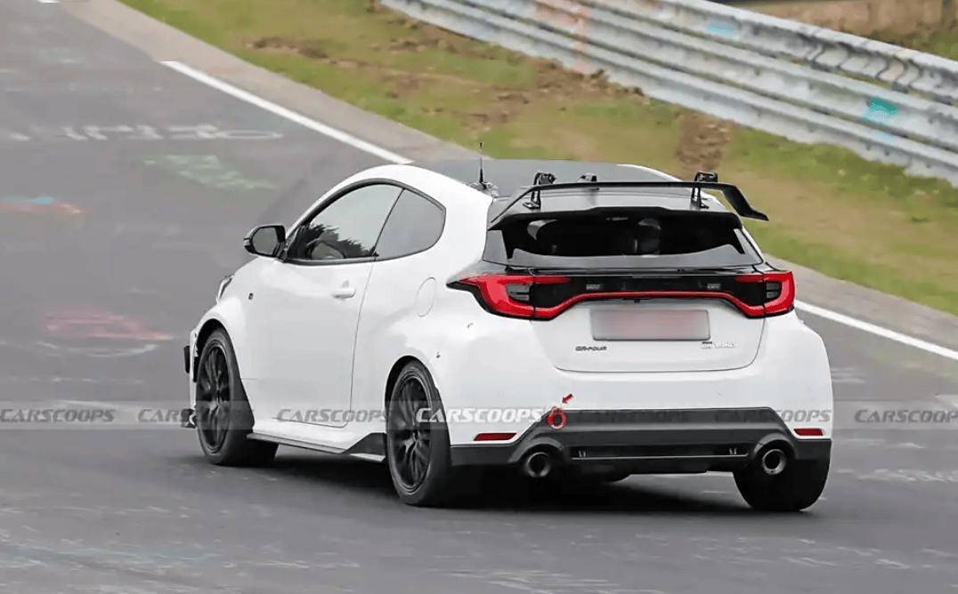 新款丰田GRMN Yaris 3月来袭，1.6T三缸+碳纤维，性能再升级？_搜狐汽车_搜狐网