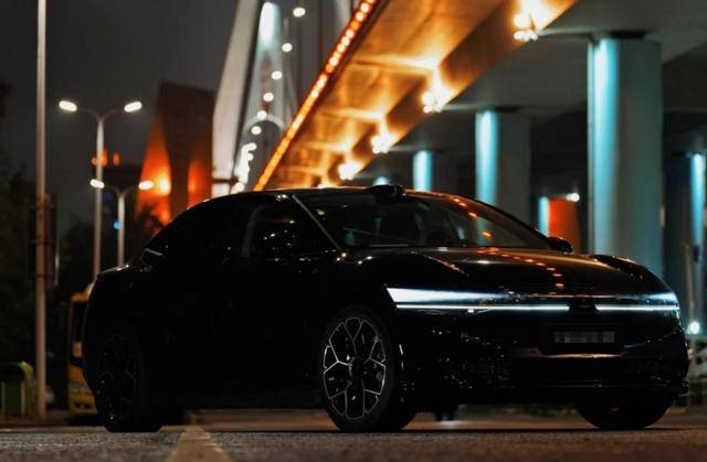 实力大揭秘！极氪007、特斯拉Model 3、小米SU7，你更喜欢谁？_搜狐汽车_搜狐网