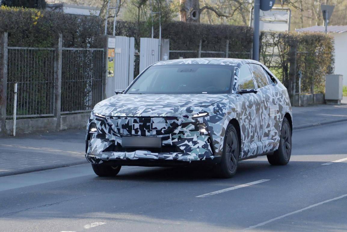 马自达CX-6e纯电SUV细节曝光：电子后视镜+长续航，上海车展亮相_搜狐汽车_搜狐网