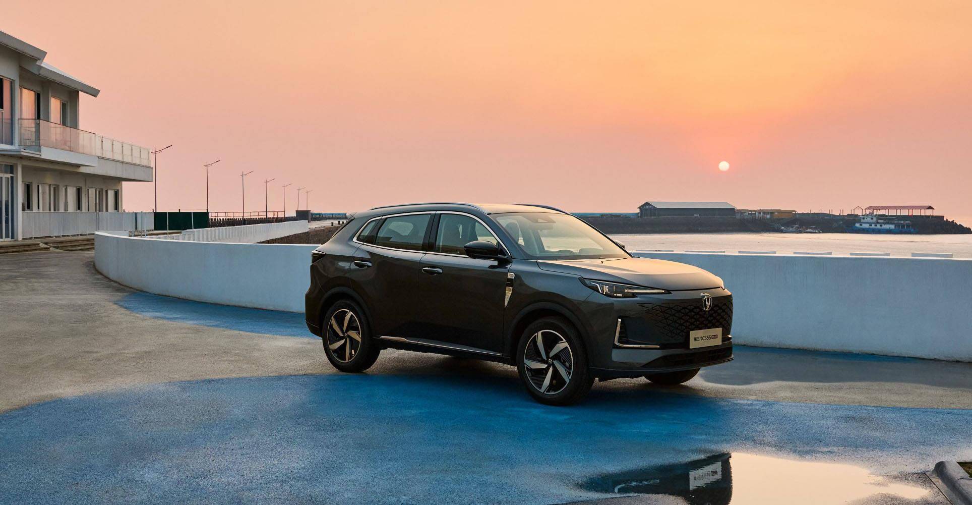 2025款长安CS55 PLUS动力升级上市，起售价仅6.79万元，市场表现如何？_搜狐汽车_搜狐网