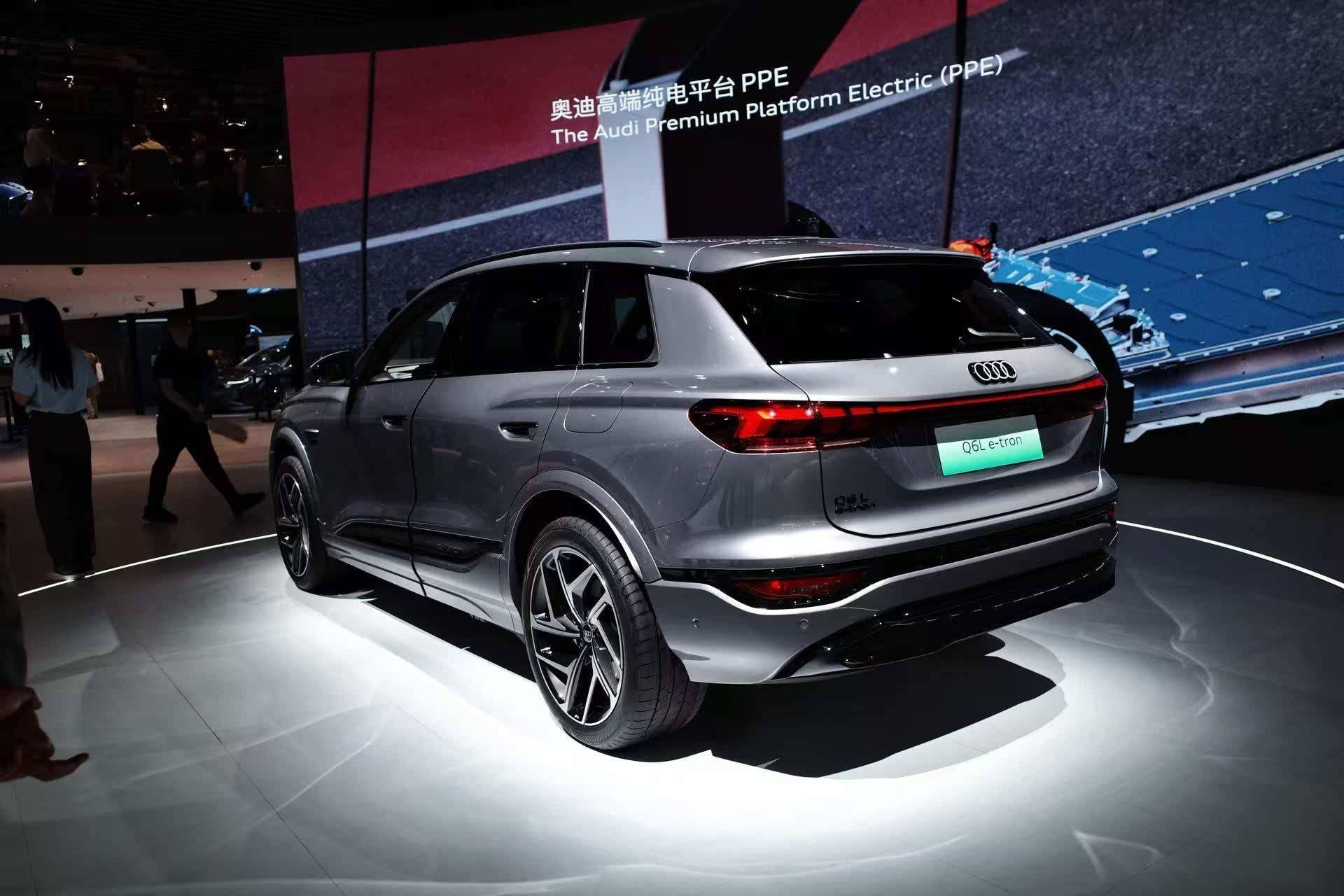 奥迪Q6L e-tron系列亮相2025上海车展，专为中国市场打造的长轴距纯电SUV_搜狐汽车_搜狐网