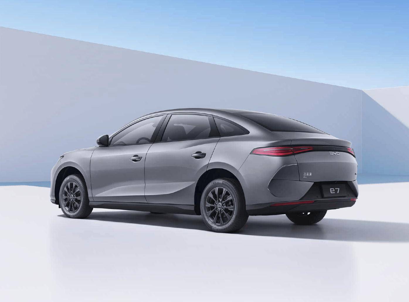 比亚迪e7纯电中型车上市，售10.38万起，续航可达520公里_搜狐汽车_搜狐网