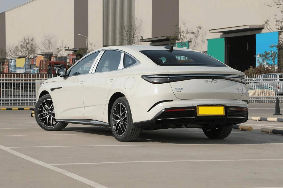 增程PK插混！深蓝L07对比海豹07 DM-i，10多万预算，谁是更优选？_搜狐汽车_搜狐网