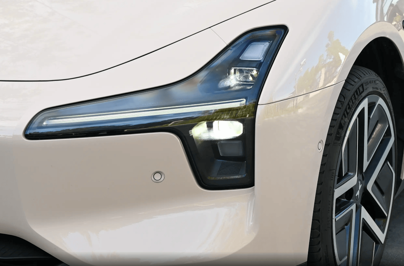 小鹏MONA M03：11.98万起的纯电掀背轿跑，性价比究竟如何？_搜狐汽车_搜狐网