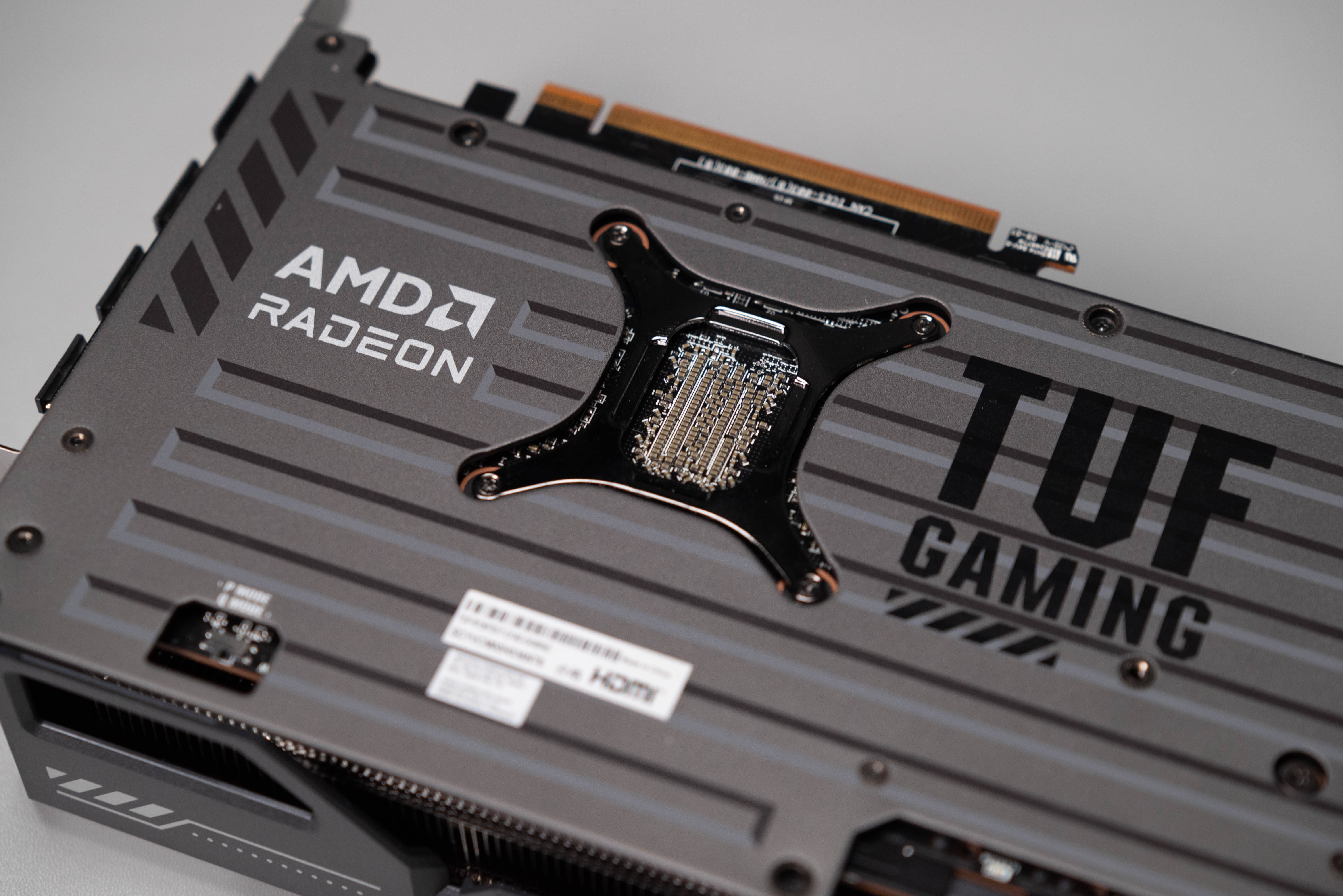 AMD RX9070XT：中高端定位，4K光追游戏新王者？_性能_散热_Gaming