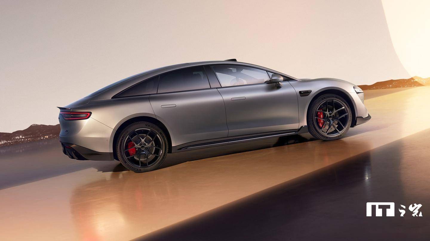 鸿蒙智行智界 S7 轿车 OTA 新版本全面推送，ADS 升级至 3.3.2_搜狐汽车_搜狐网