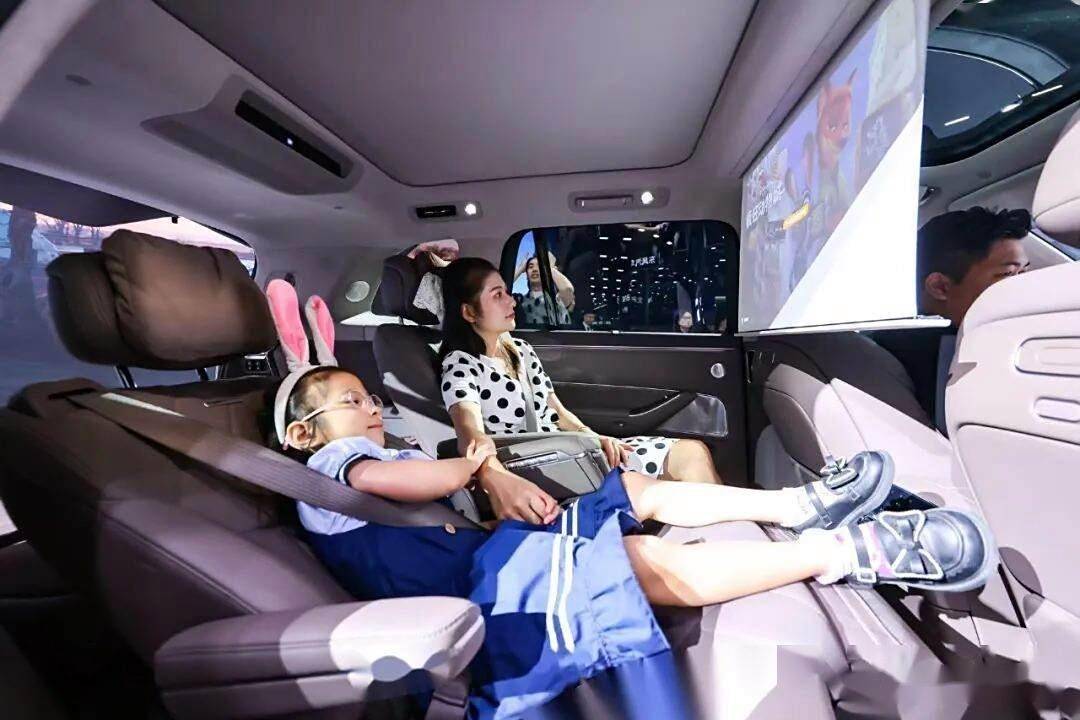 问界M8上市131天狂销8万台，家庭智能SUV真能吊打传统豪华？_搜狐汽车_搜狐网