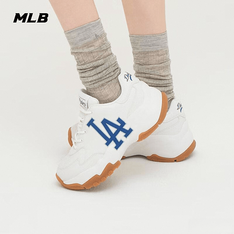 2025年MLB鞋子值得购买吗？精选MLB排名前十名鞋款，涵盖老爹鞋、休闲板鞋、运动凉鞋，款式多样，总有一款适合你！_设计_参考价_鞋底