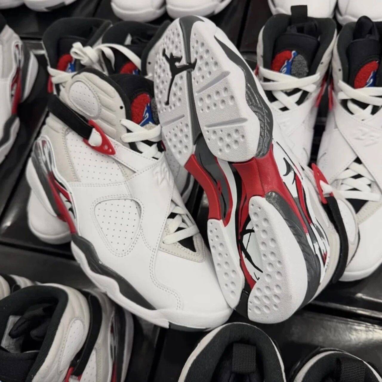 有一双经典AJ要回来了！AJ8 “兔八哥” 12月复刻_Jordan_自带_Hare
