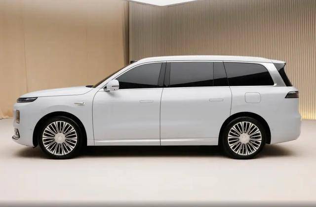 上强度，增程车配80.3度电池包！零跑D19掀桌子_搜狐汽车_搜狐网