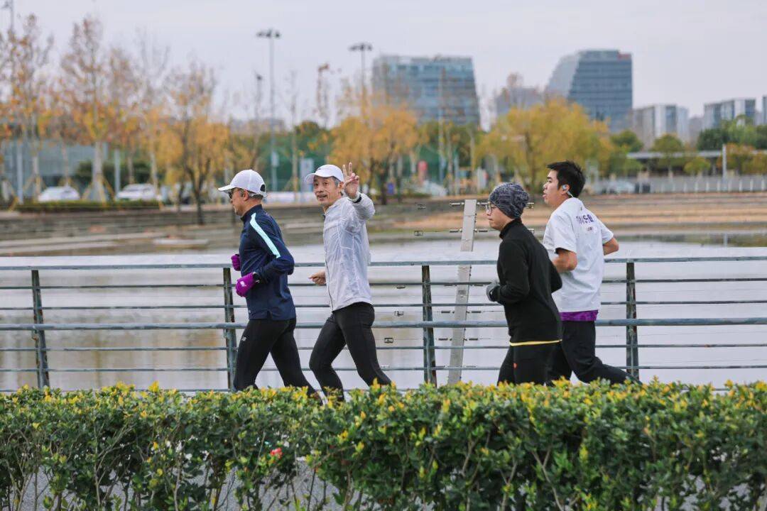 卢湾跑团2025年12月第4周训练计划_操场_时间_跑道
