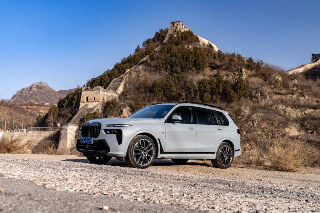 为什么这么大的宝马X7，开起来反而不紧张？_搜狐汽车_搜狐网