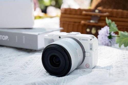 一机闯荡跨年夜：佳能R50V实测，烟花、美食、直播、扫街全能表现_对焦_旅行_专业